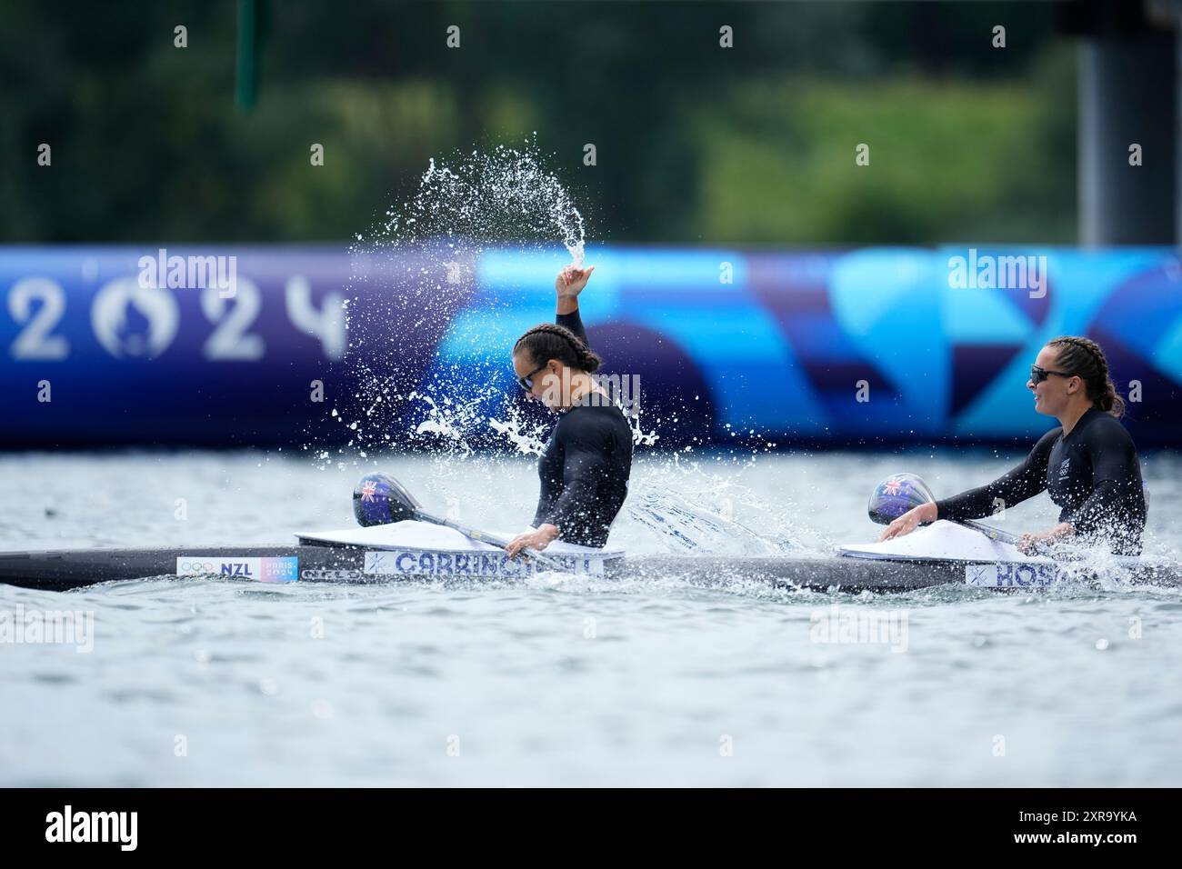 New Zealand's Lisa Carrington and Alicia Hoskin celebrate winning gold ...