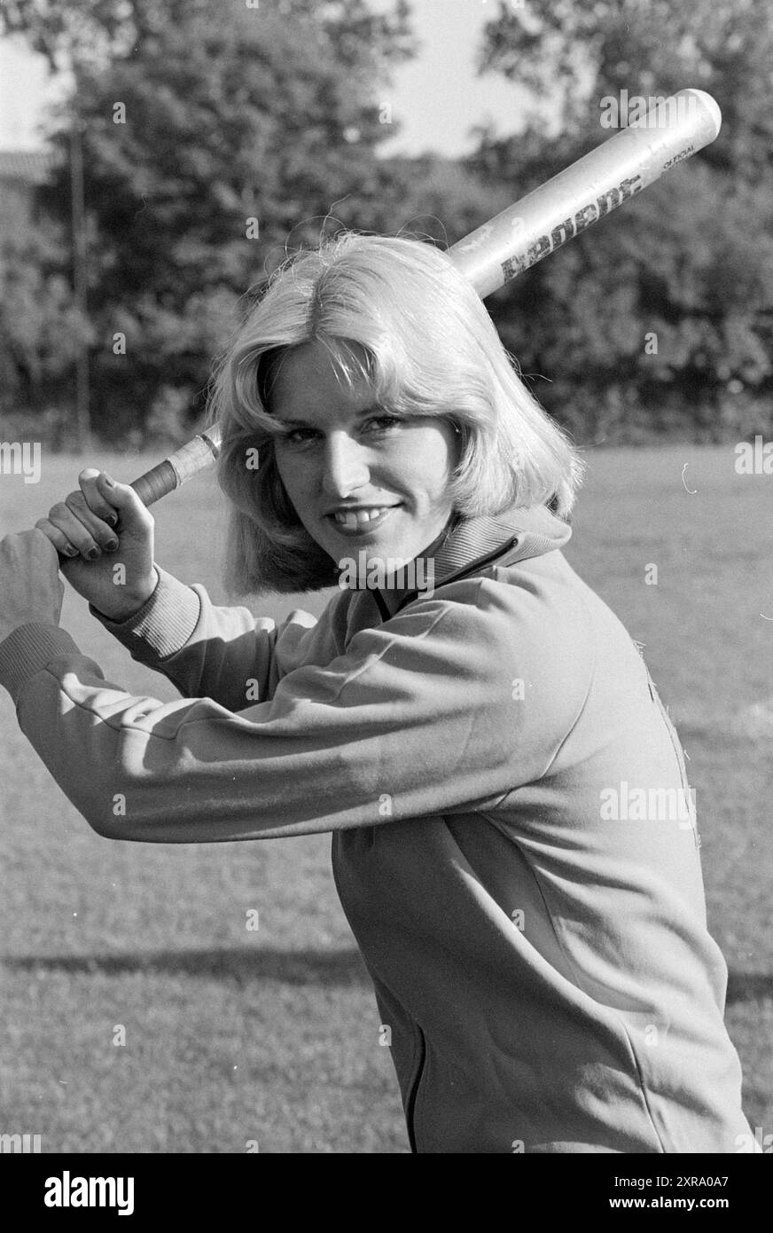 Coach players Dutch softball team, Softball, 12-06-1977, Whizgle Dutch ...