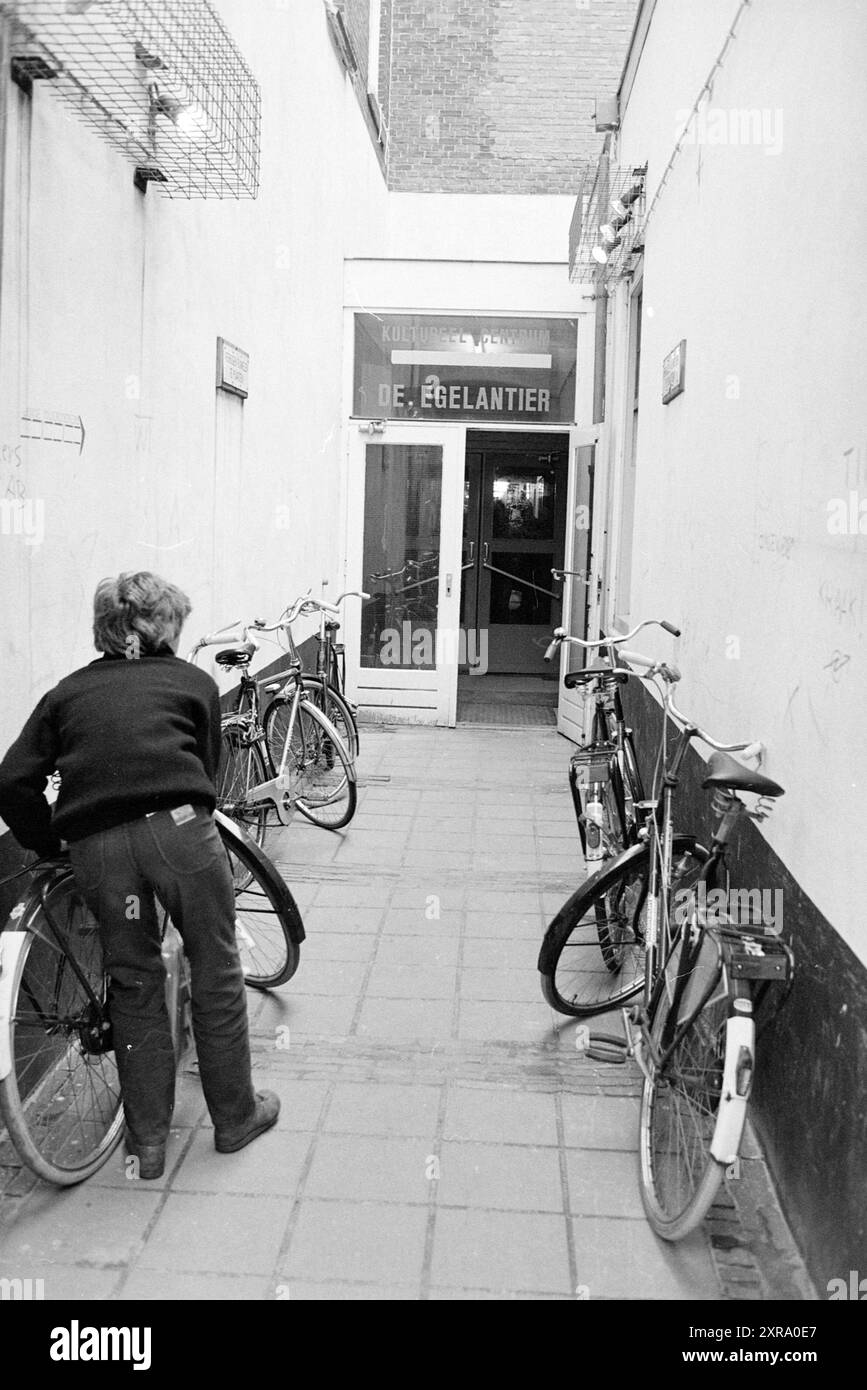 Tour Egelantier, Neighborhoods, community centers, local shops ...