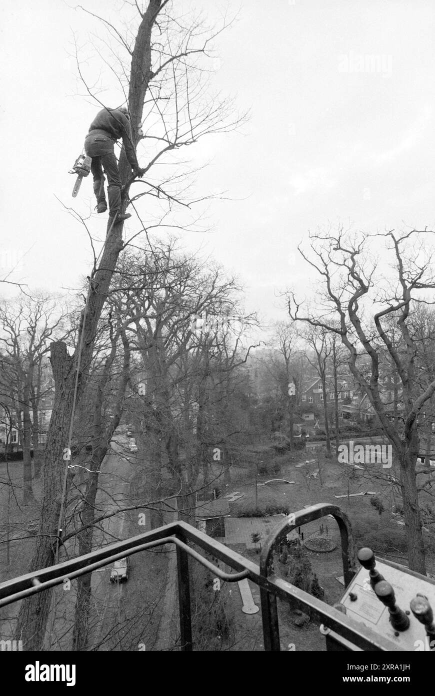 Modern climber Black and White Stock Photos & Images - Alamy