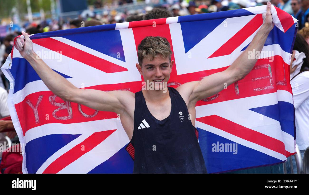 Toby Roberts of Great Britain celebrates after winning the gold medal ...