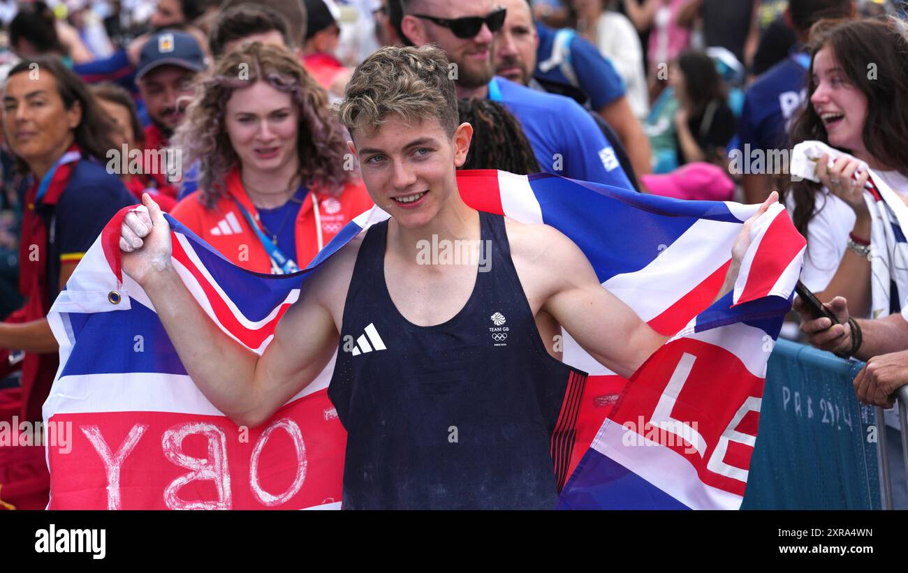 Toby Roberts of Great Britain celebrates after winning the gold medal ...