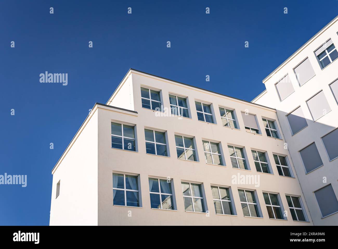 Building facade no windows hi-res stock photography and images - Alamy