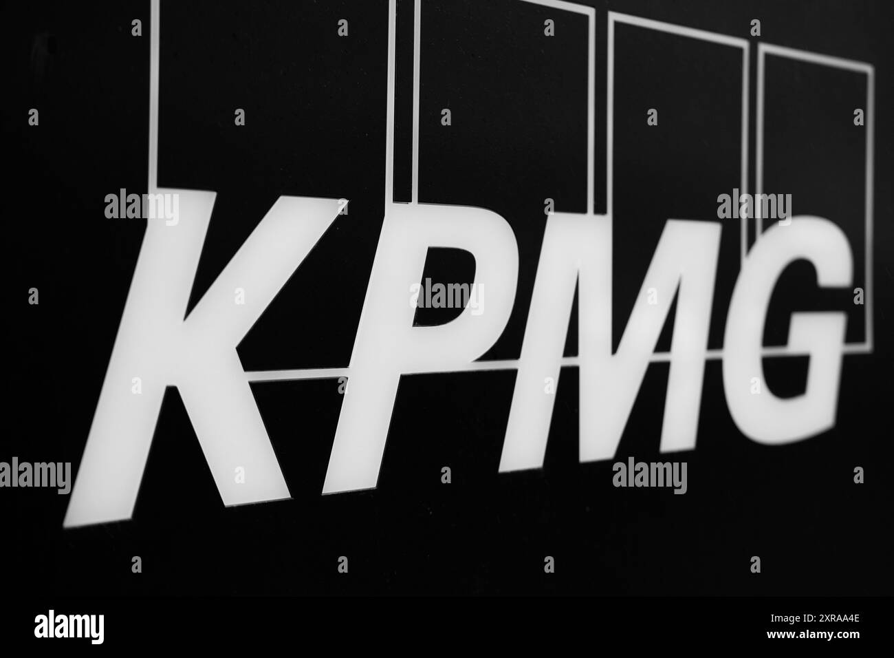 Kpmg logo hi-res stock photography and images - Alamy