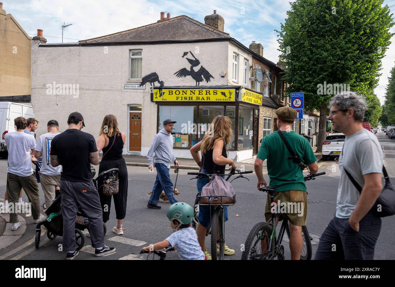 BANKSY © Jeff Moore - A new Banksy pelican artwork appears on ...