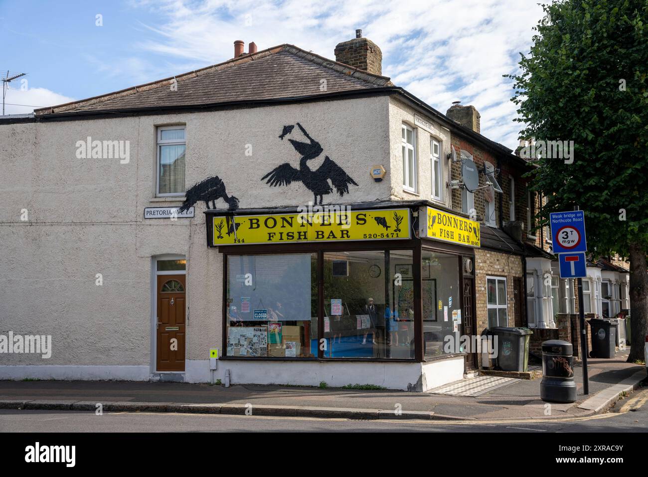 BANKSY © Jeff Moore - A new Banksy pelican artwork appears on ...