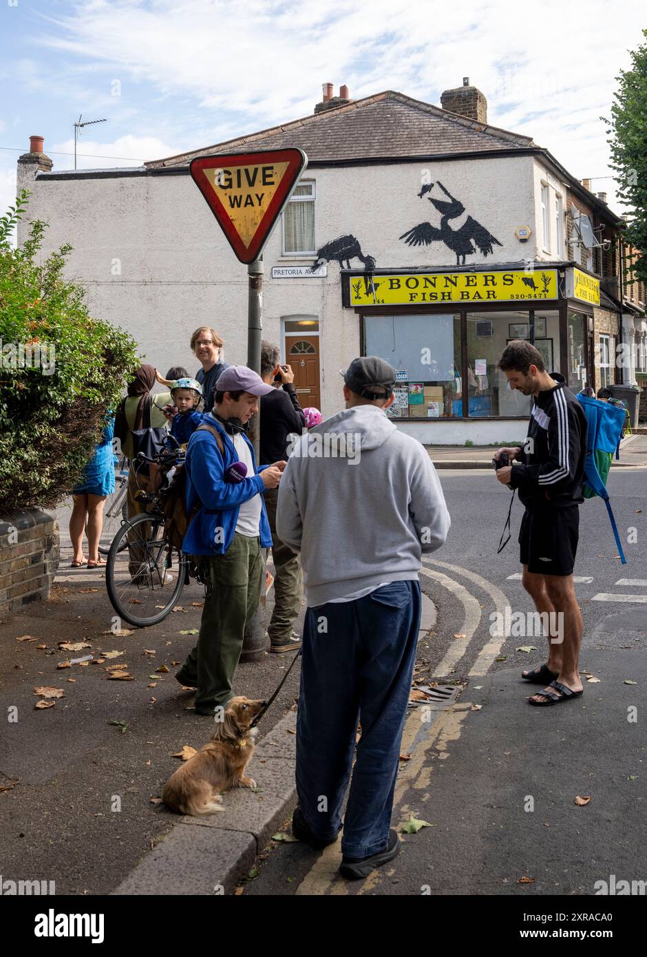 BANKSY © Jeff Moore - A new Banksy pelican artwork appears on ...