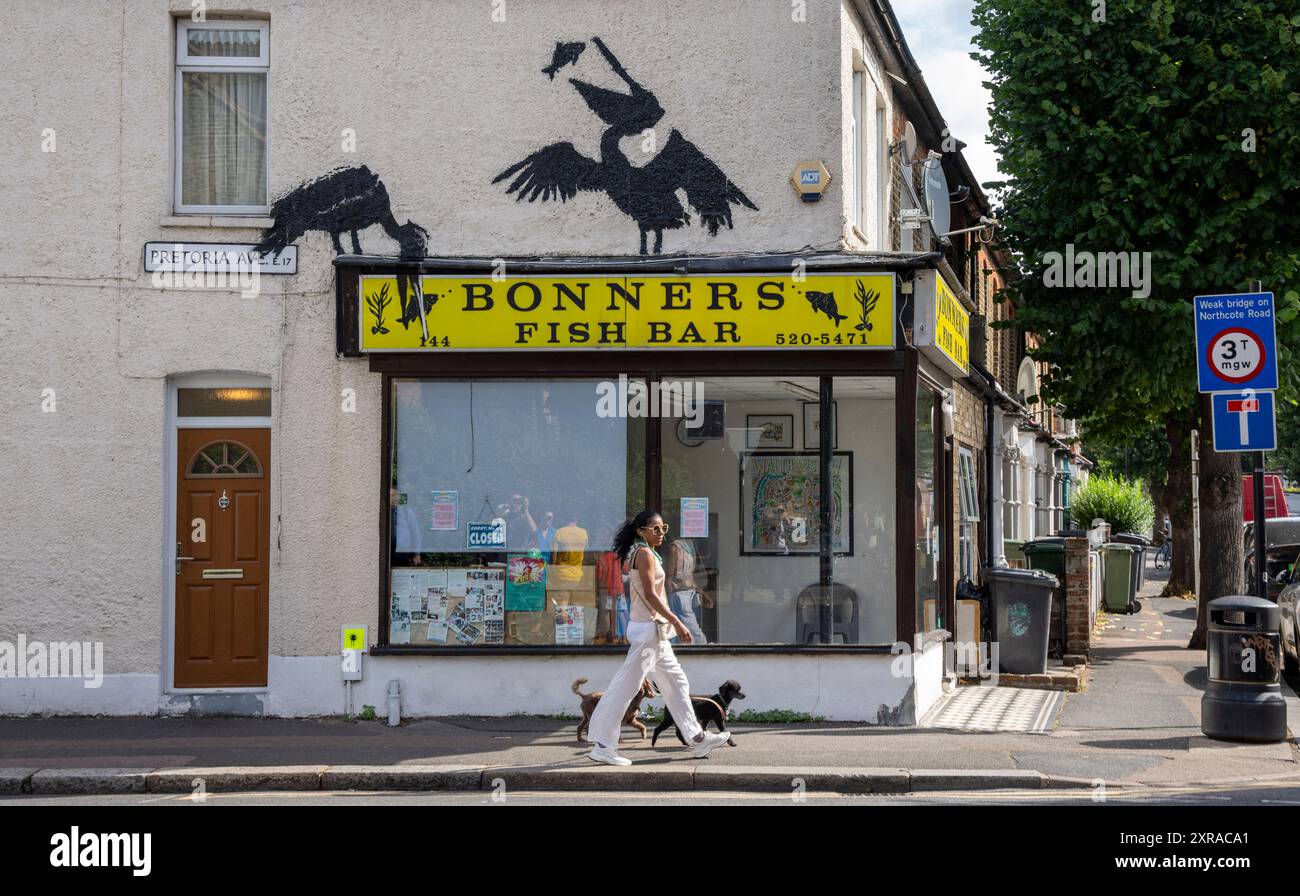 BANKSY © Jeff Moore - A new Banksy pelican artwork appears on ...