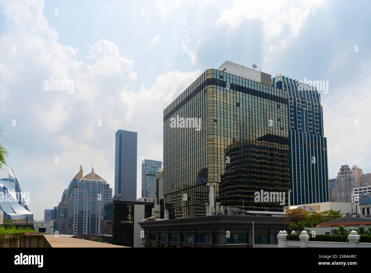 Chamchuri Square Logo