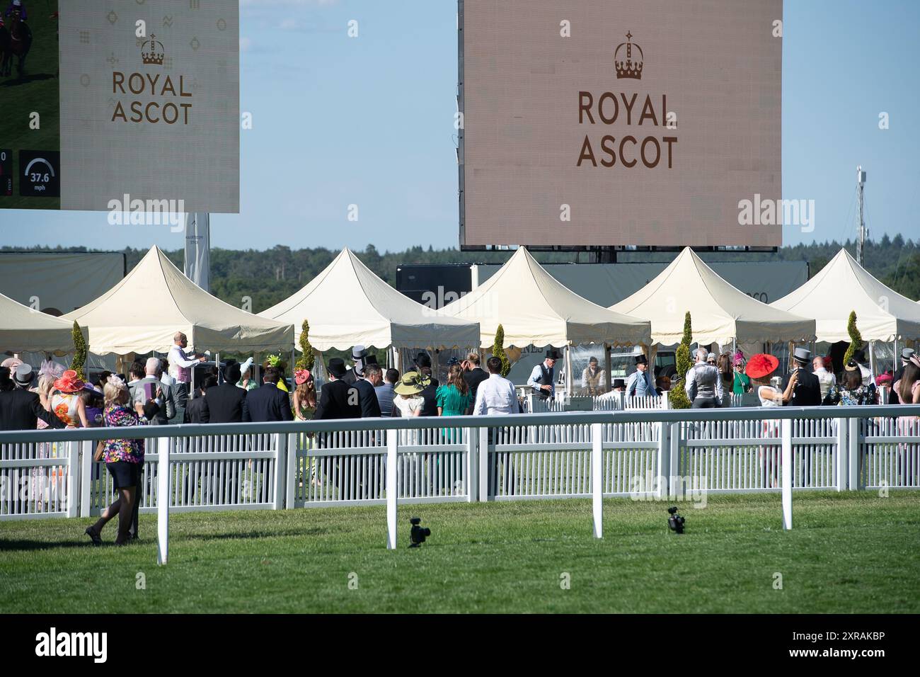 Ascot, UK. 20th June, 2024. A very day for Ladies Day at Royal Ascot ...