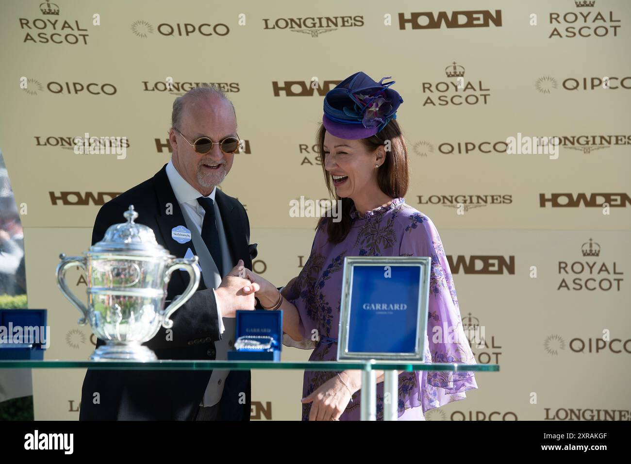 Ascot, UK. 20th June, 2024. Actor Tim McInnerny makes the winners ...