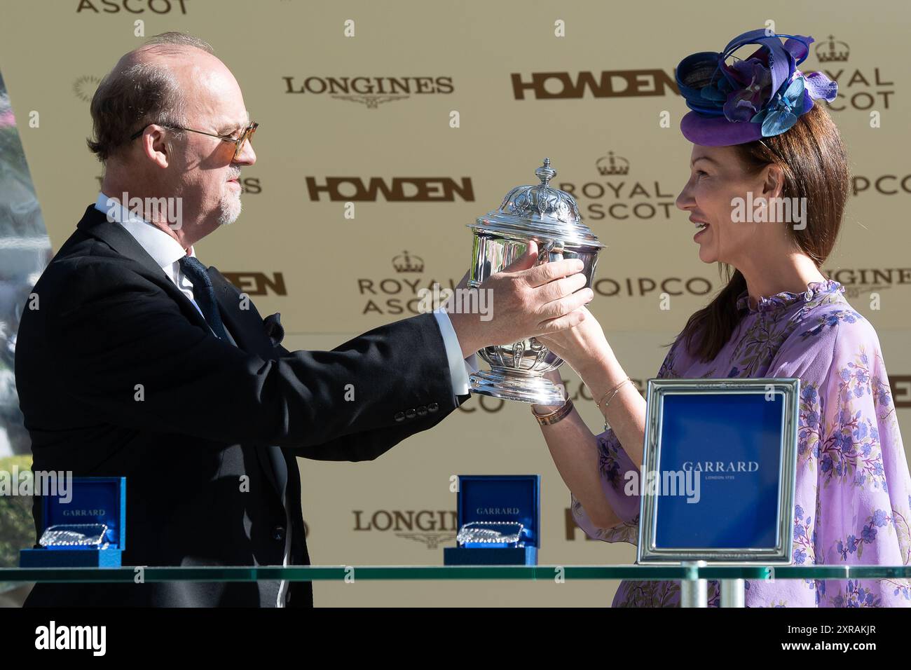 Ascot, UK. 20th June, 2024. Actor Tim McInnerny makes the winners ...
