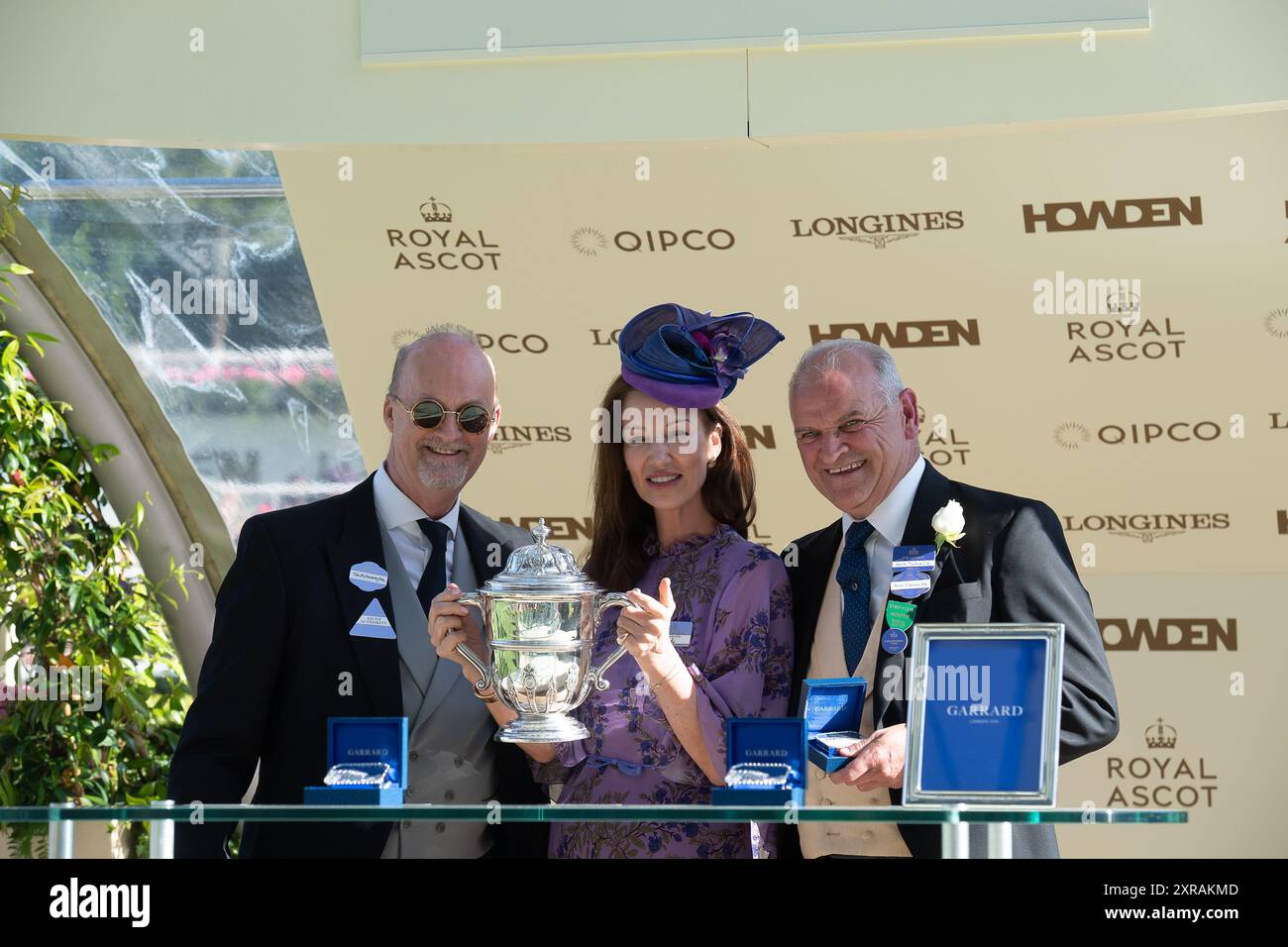 Ascot, UK. 20th June, 2024. Actor Tim McInnerny makes the winners ...