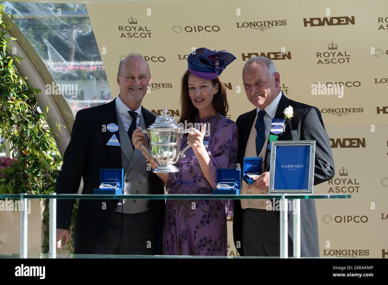 Ascot, UK. 20th June, 2024. Actor Tim McInnerny makes the winners ...
