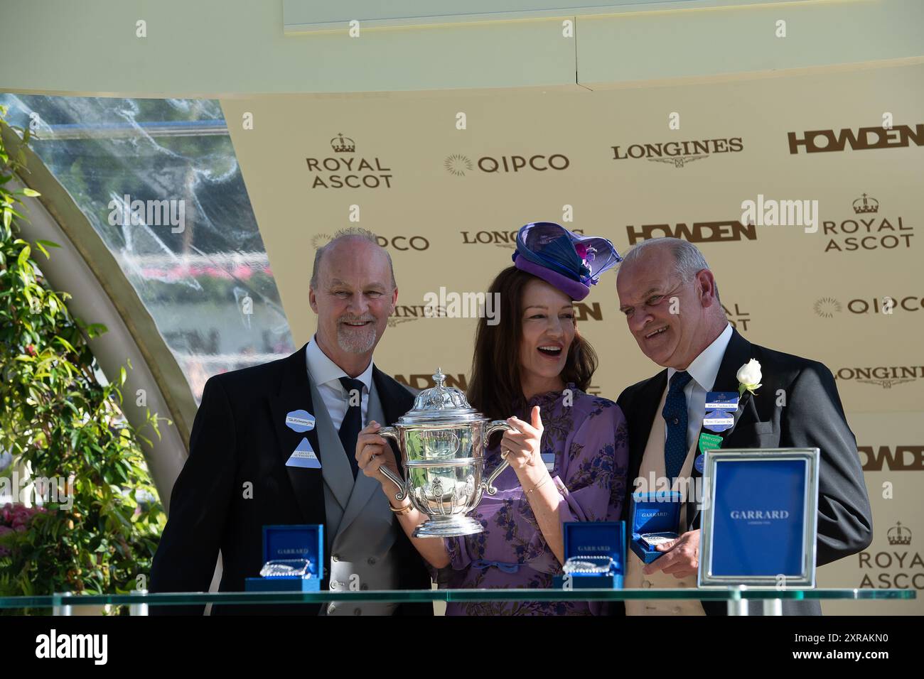 Ascot, UK. 20th June, 2024. Actor Tim McInnerny makes the winners ...