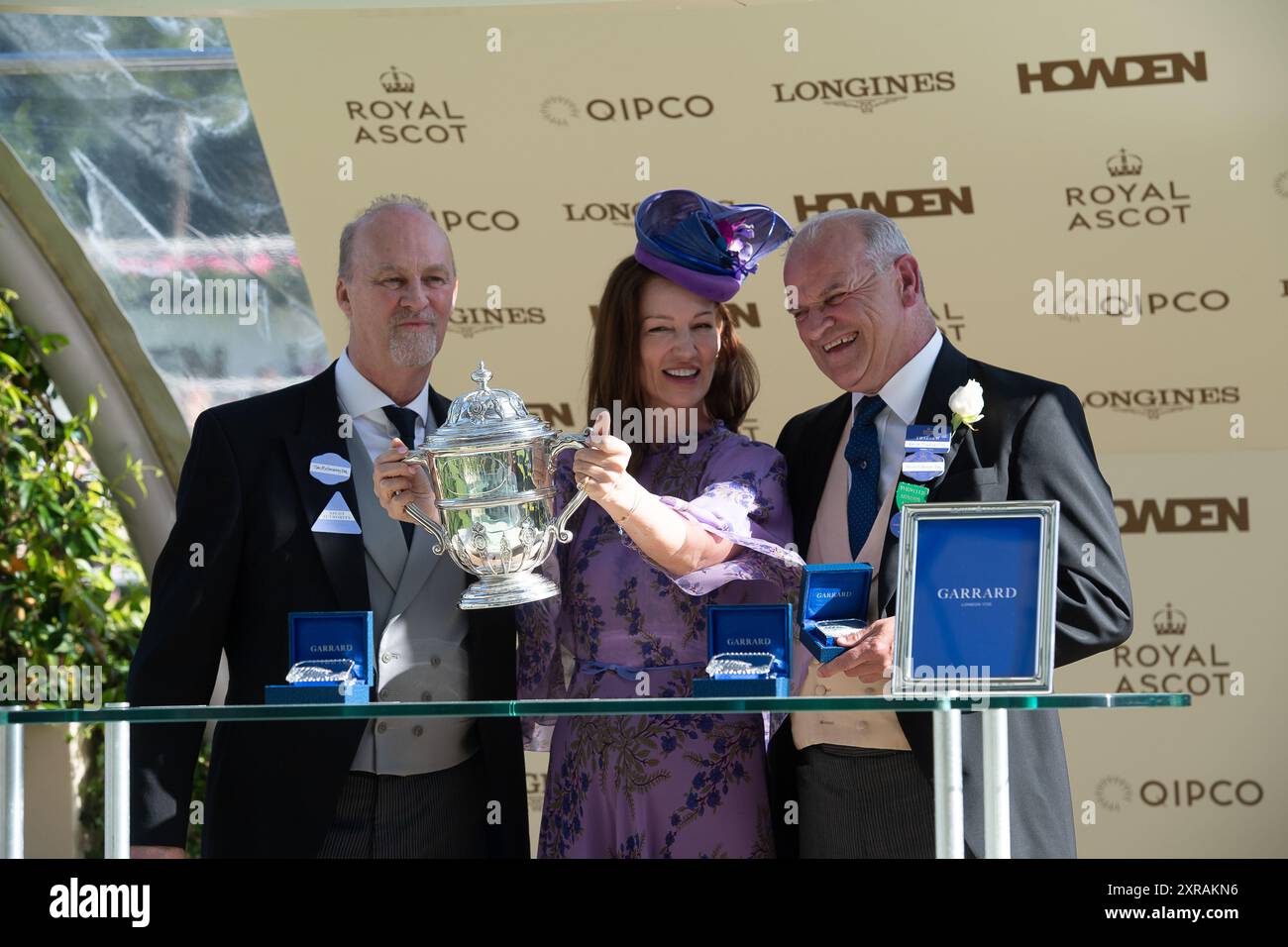 Ascot, UK. 20th June, 2024. Actor Tim McInnerny makes the winners ...