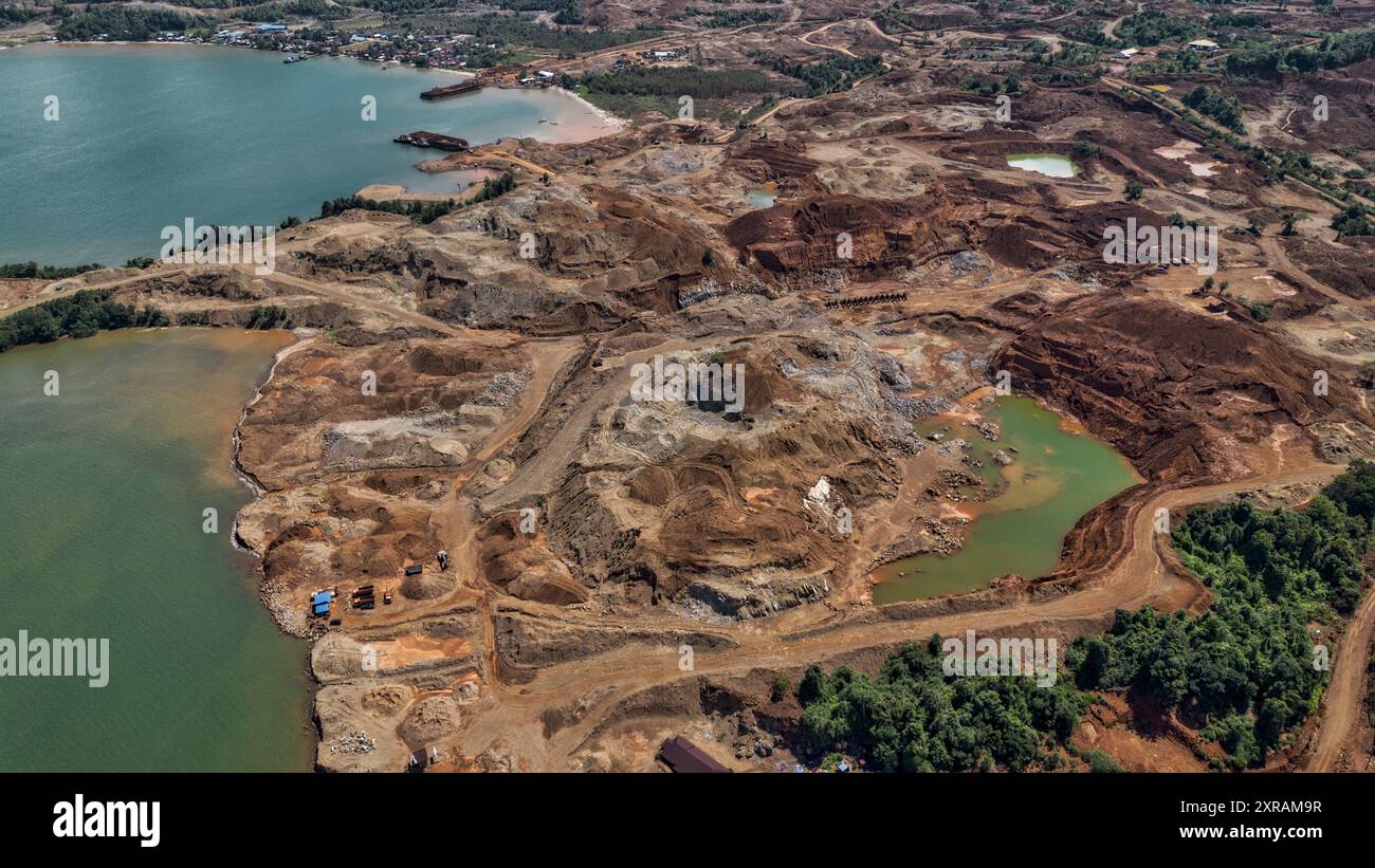 Nickel mining in Sulawesi, Indonesia Stock Photo - Alamy