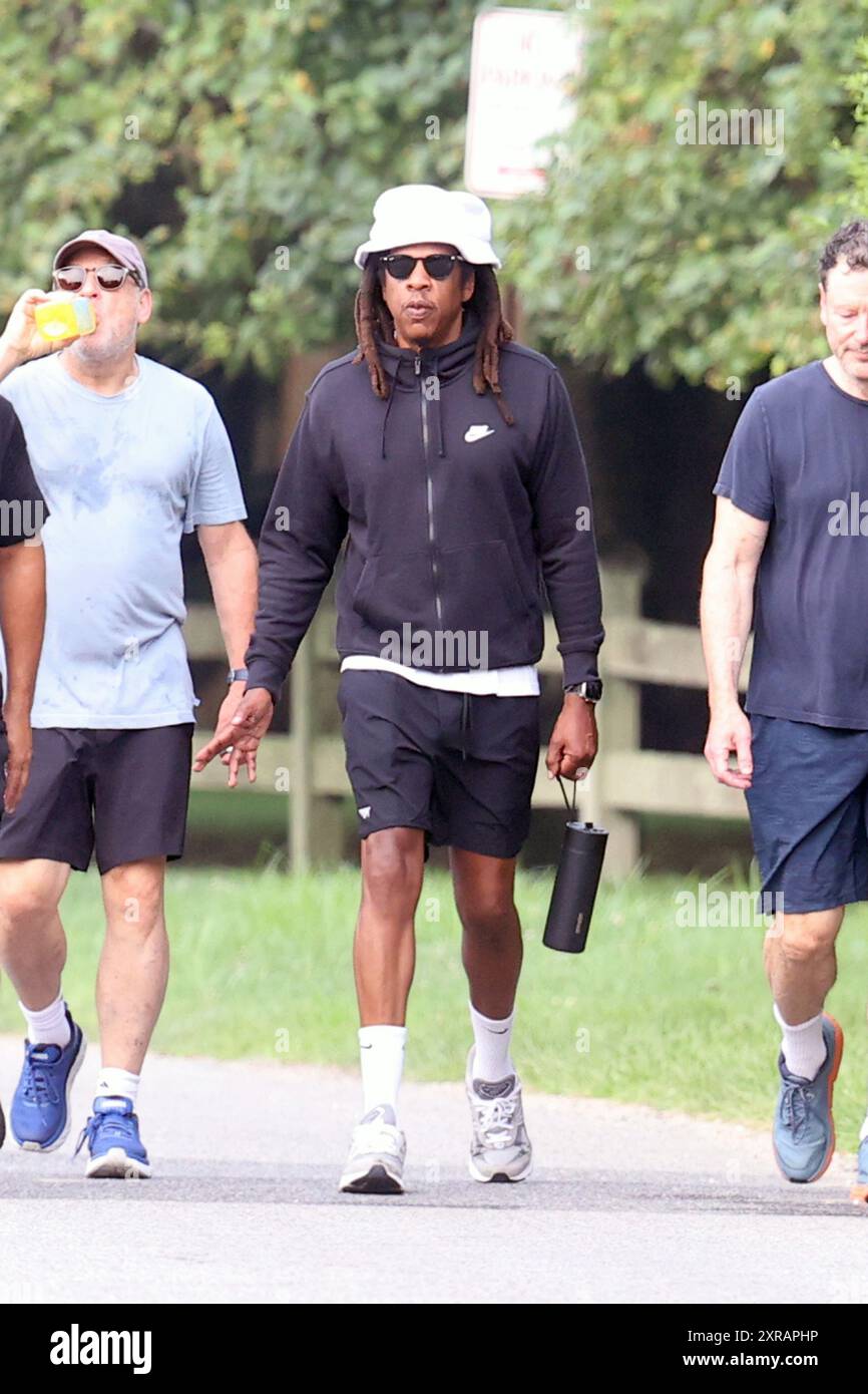 EXCLUSIVE **EXCLUSIVE ALL ROUNDER** Jay Z spotted out jogging with ...