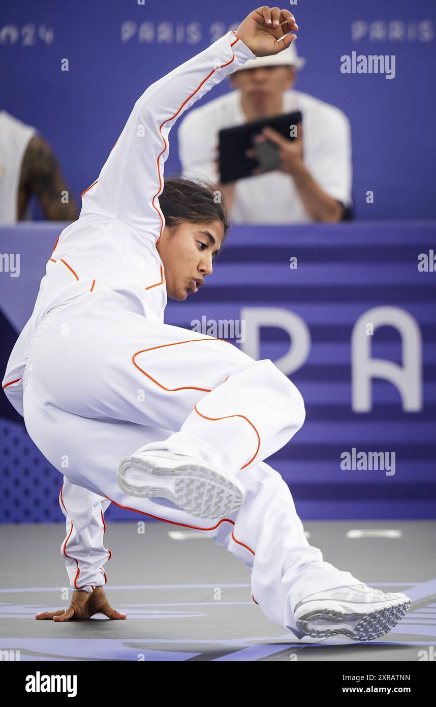PARIS - India Sardjoe in action against Talash of the Olympic refugee ...