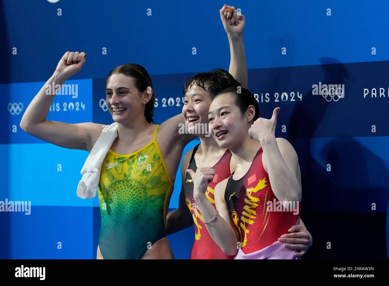 Gold medalist China's Chen Yiwen, center, China's Chang Yani, bronze ...