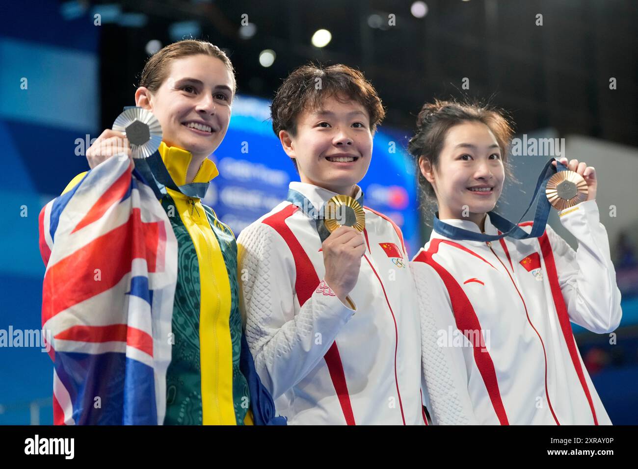 Gold medalist China's Chen Yiwen, center, China's Chang Yani, bronze ...
