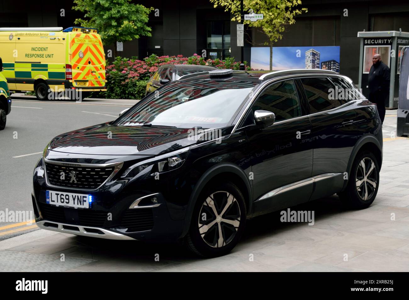 Unmarked london fire brigade car hi-res stock photography and images ...