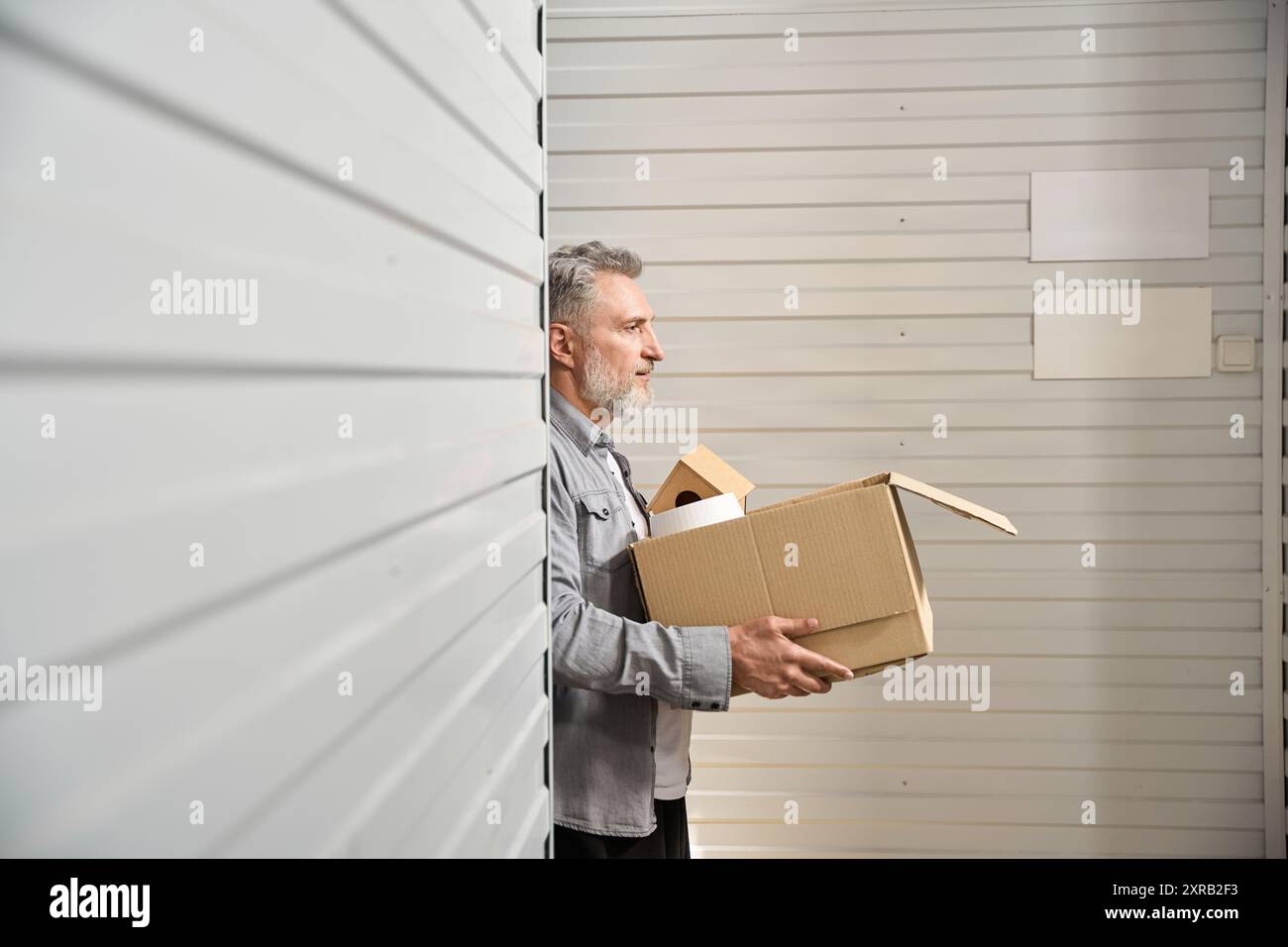 Unpacking a storage box hi-res stock photography and images - Alamy