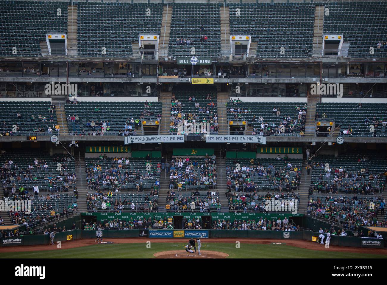 Sections on athletics hi-res stock photography and images - Alamy