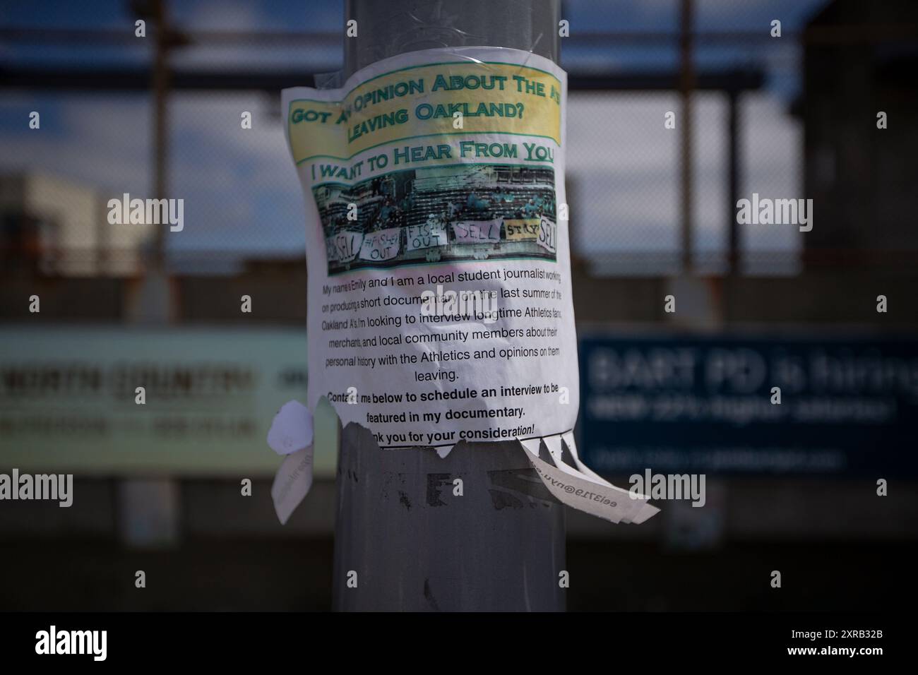 Flyer on pole hi-res stock photography and images - Alamy