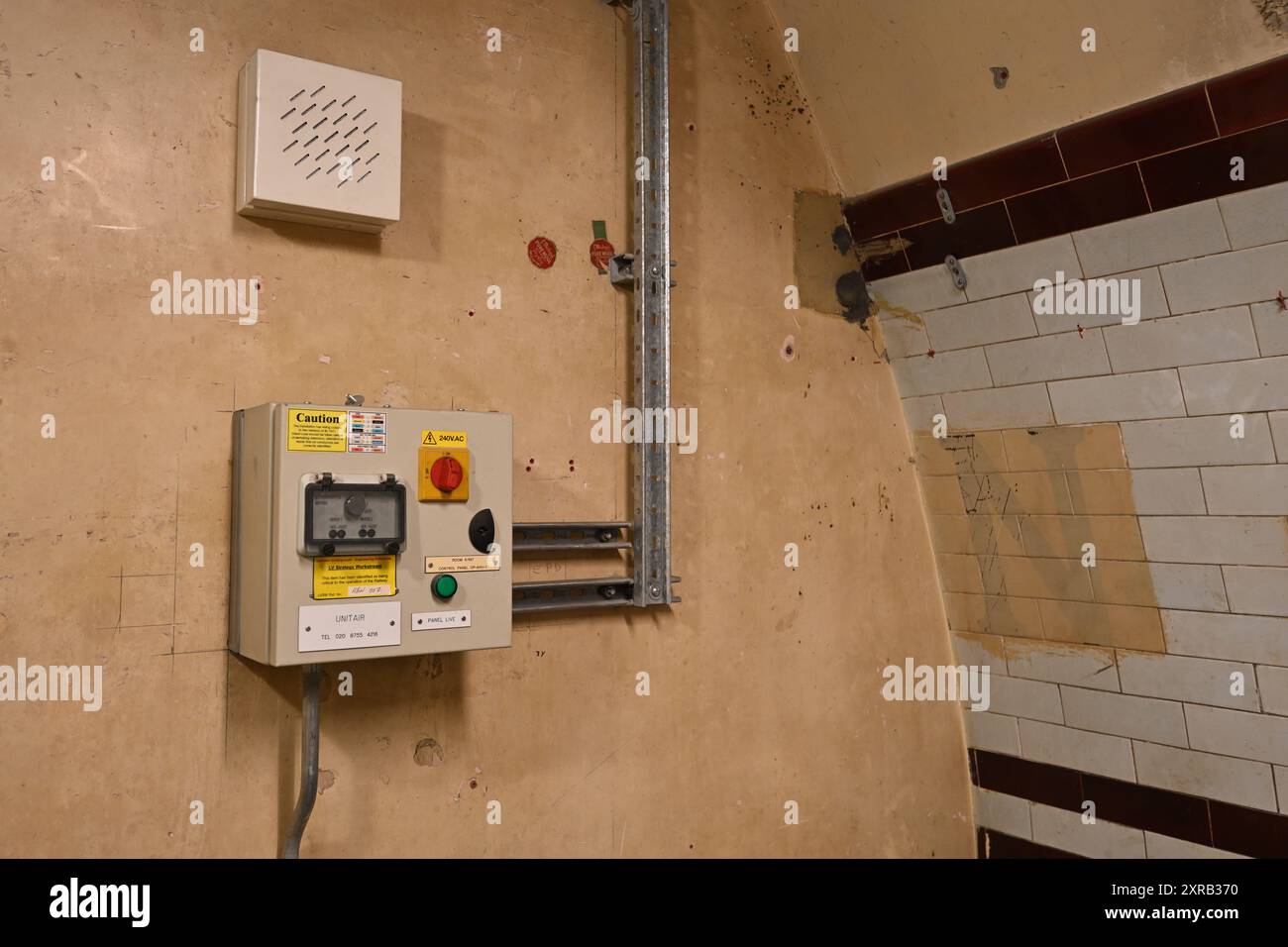 Box railway tunnel hi-res stock photography and images - Alamy