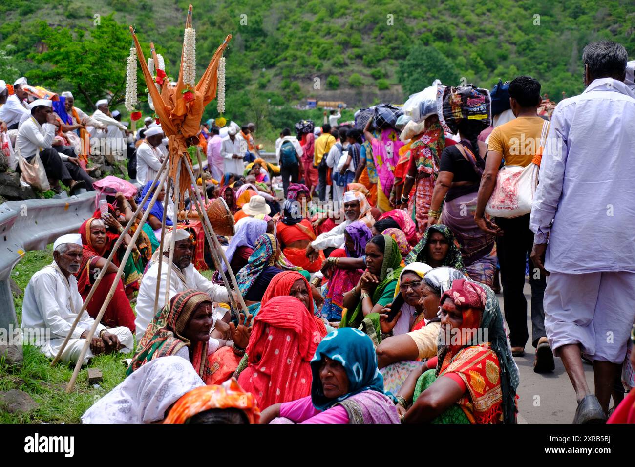 Palkhi yatra hi-res stock photography and images - Alamy