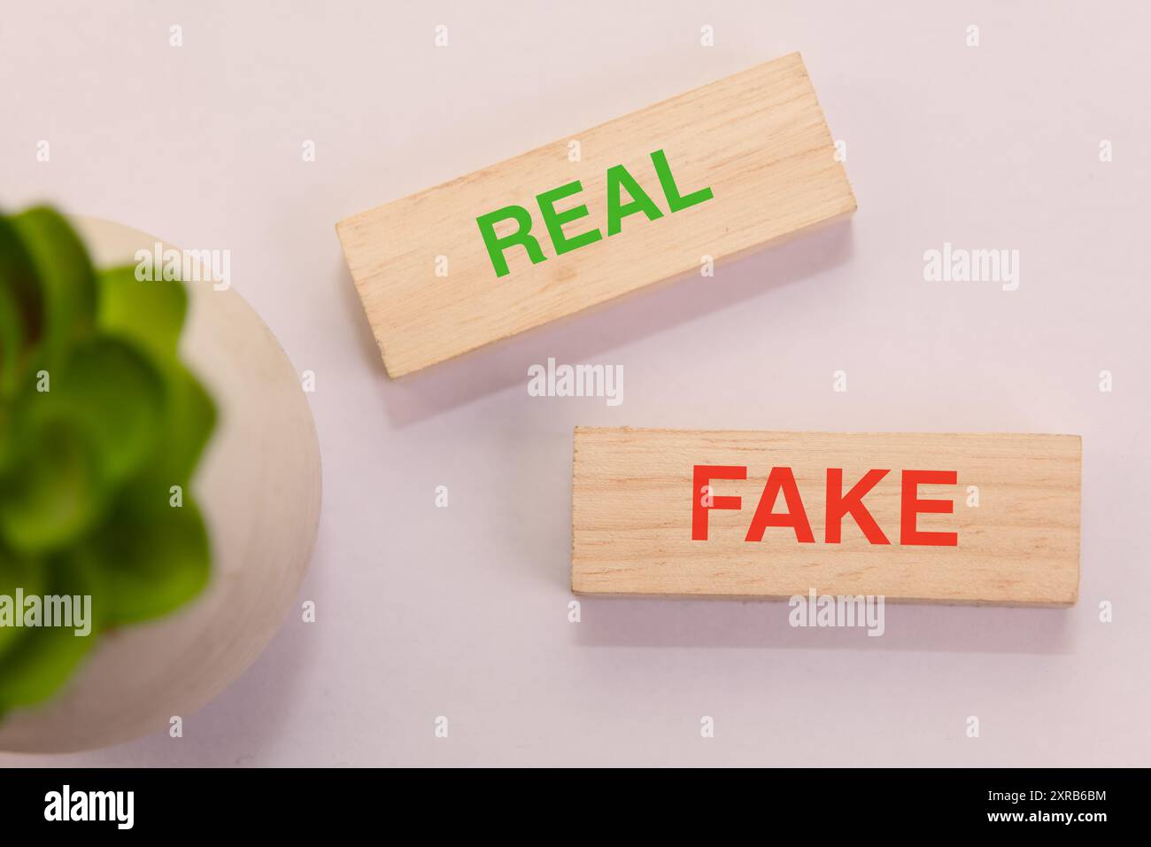 Green vs red hi-res stock photography and images - Alamy