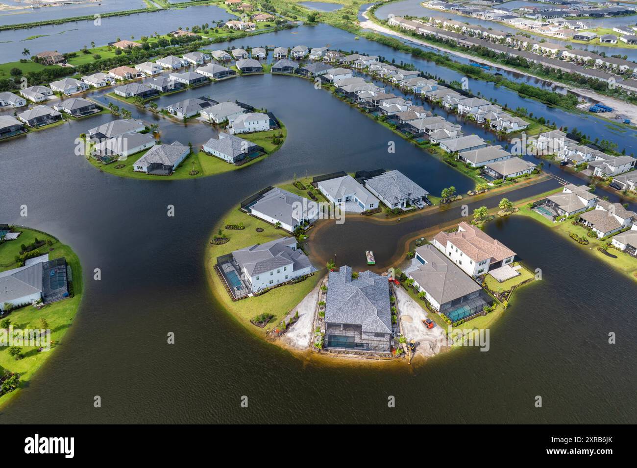 Hurricane Debby flooded homes in residential community in Sarasota ...