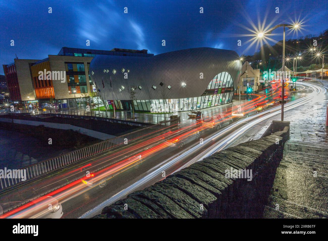 Pontypridd library at night hi-res stock photography and images - Alamy