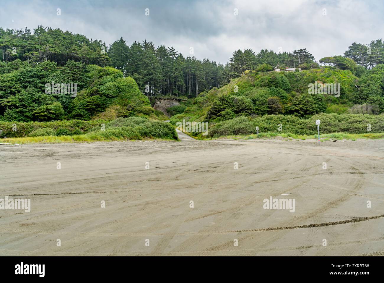 A view of an access road and the beach in Moclips, Washington Stock ...