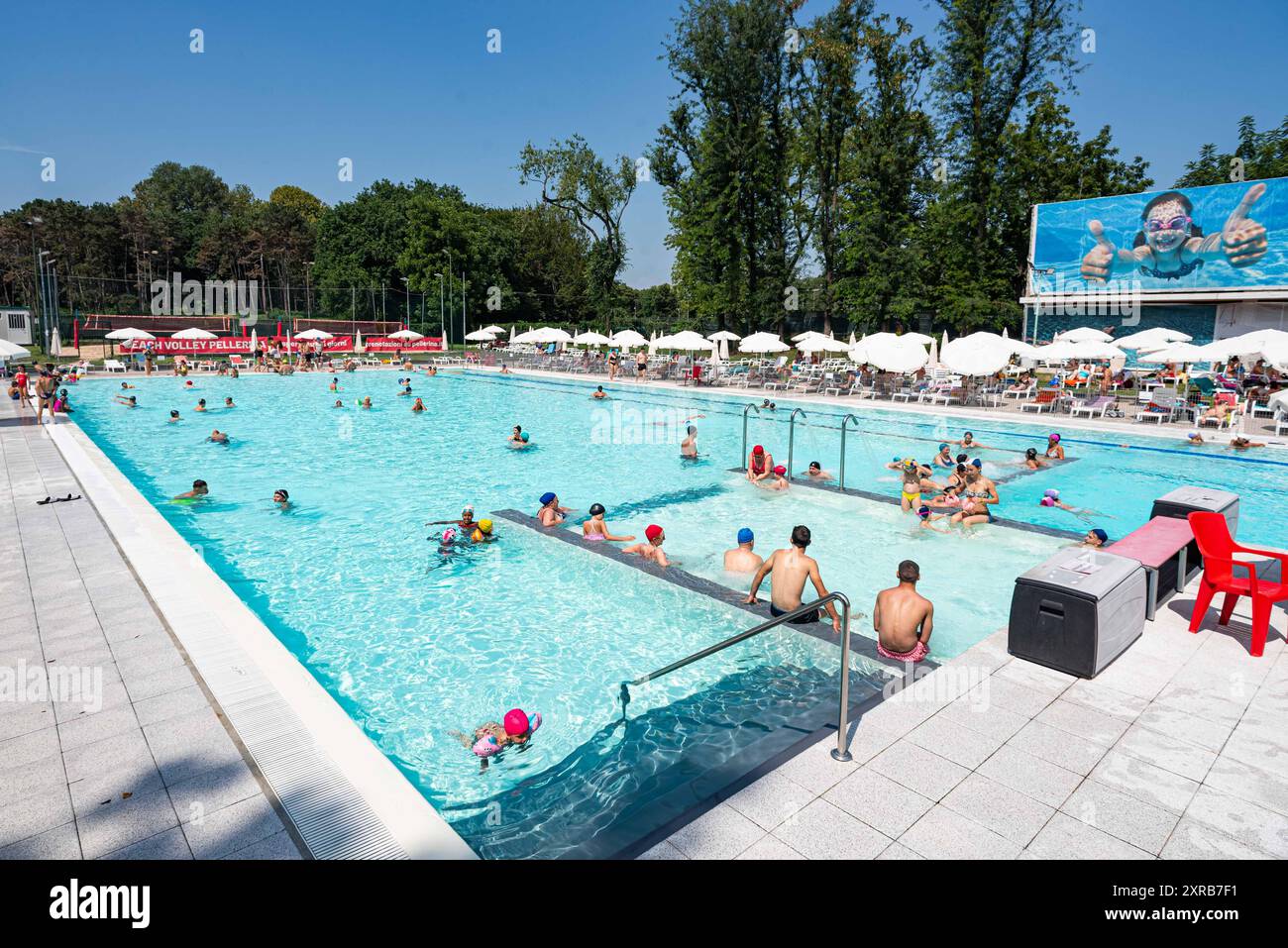 Piscina lapresse hi-res stock photography and images - Alamy