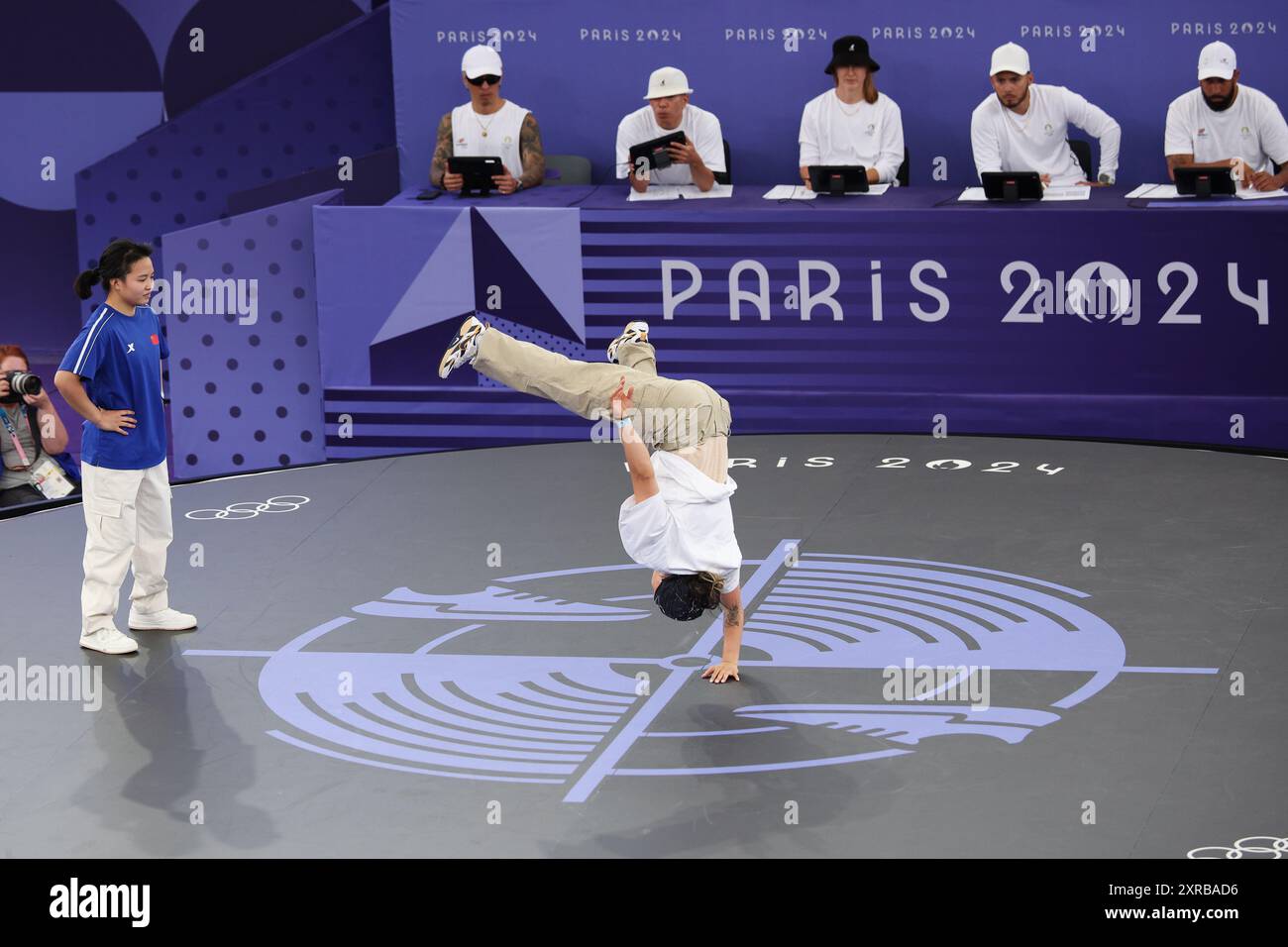 Breakdancing olympics hi-res stock photography and images - Alamy