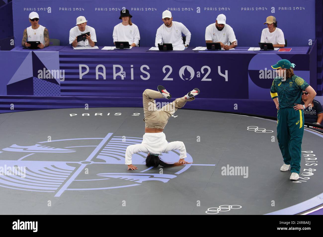 Breakdancing olympics hi-res stock photography and images - Alamy