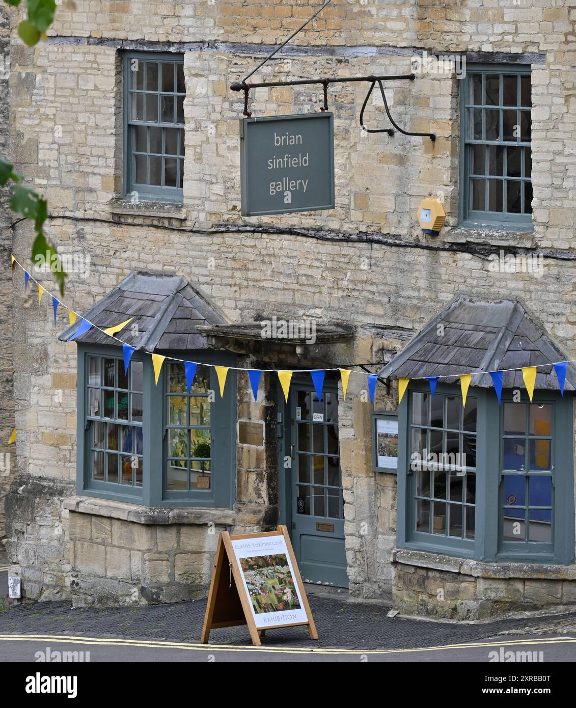 Brian Sinfield Gallery, High Street, Burford, Oxfordshire Stock Photo ...