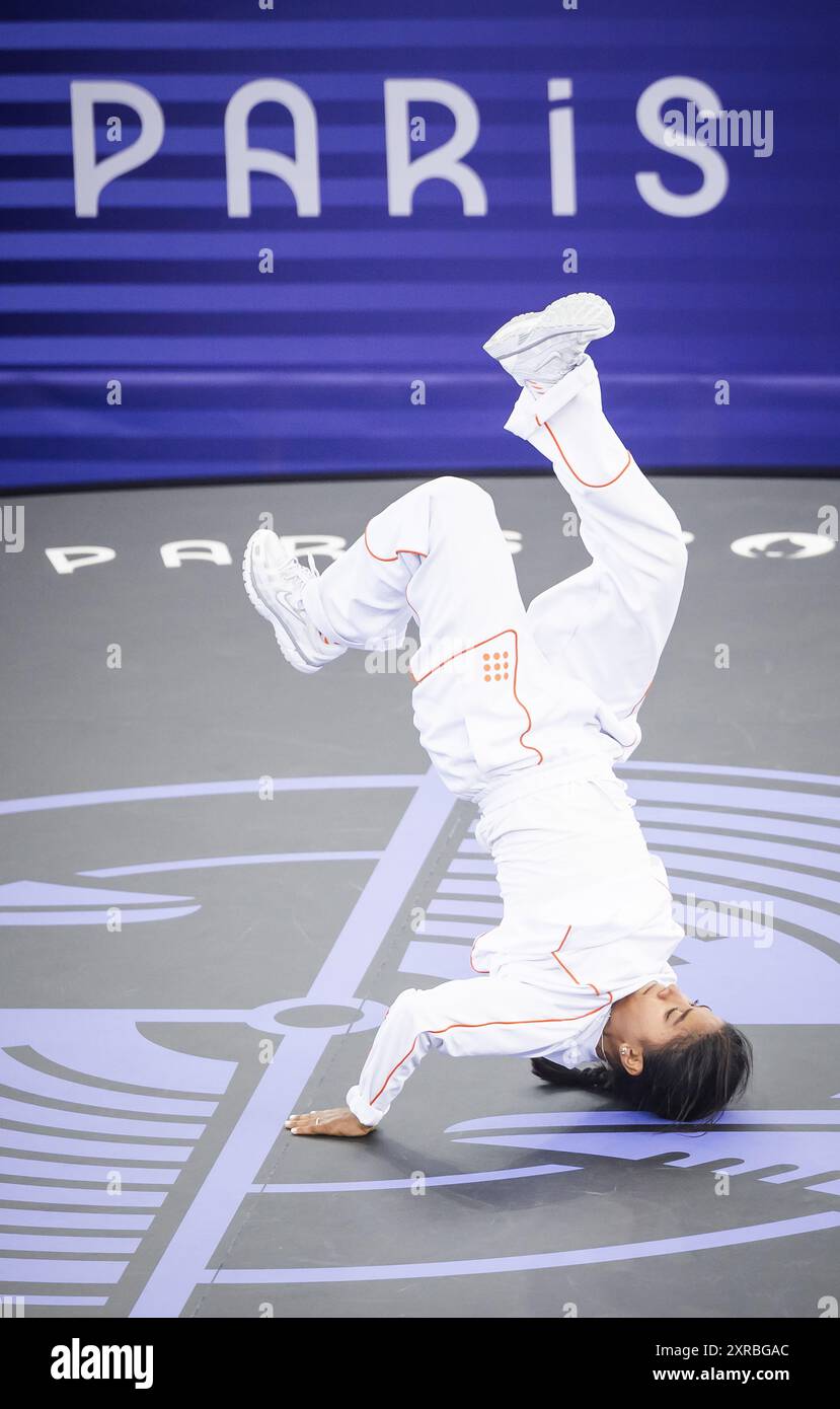 PARIS - India Sardjoe in action against Azumi of Japan during the ...