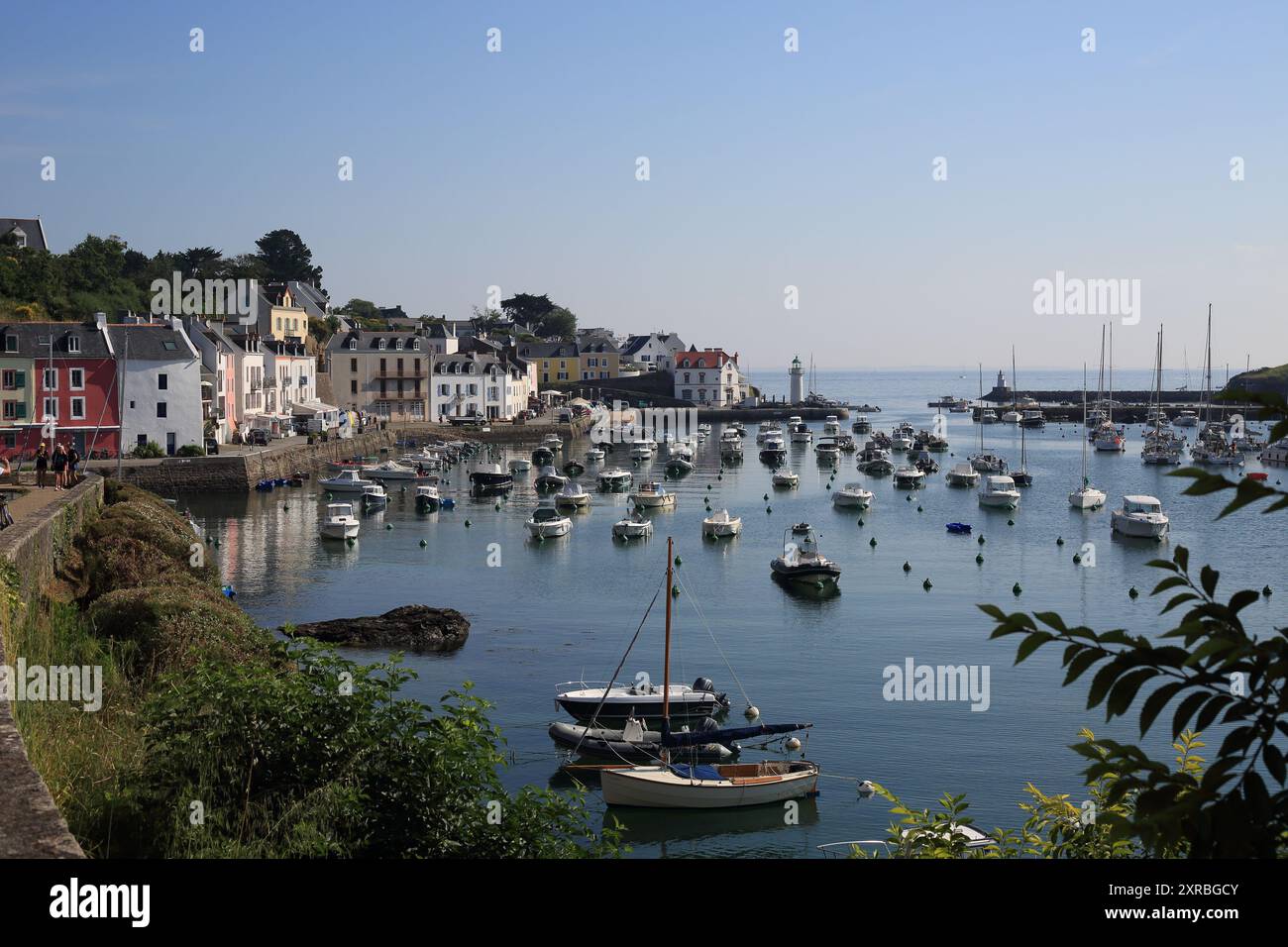 View of harbour and town from Rue du Chemin Neuf, Sauzon, Belle Ile en ...