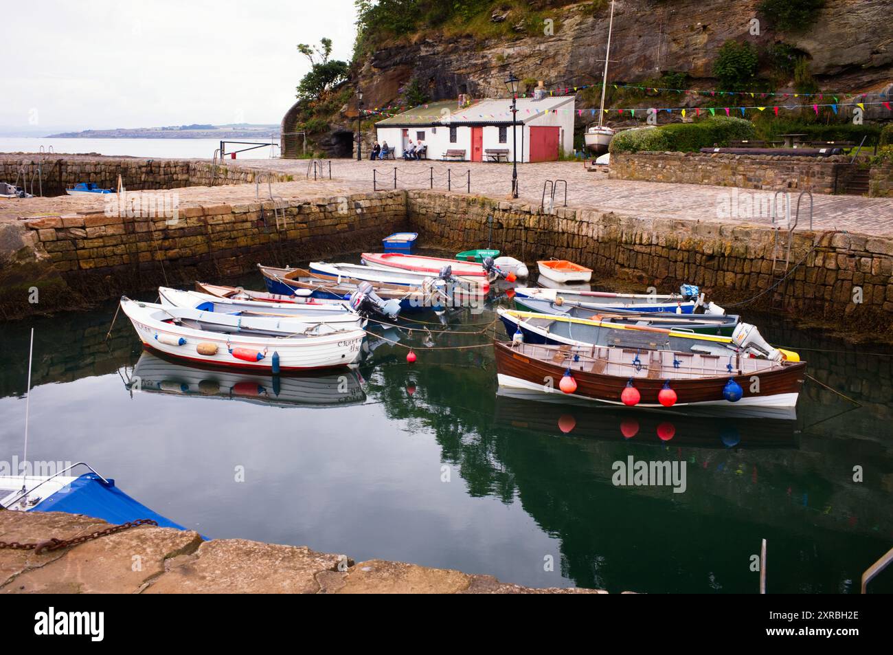 Middle part of Dysart harbour in Fife, Scotland Stock Photo - Alamy