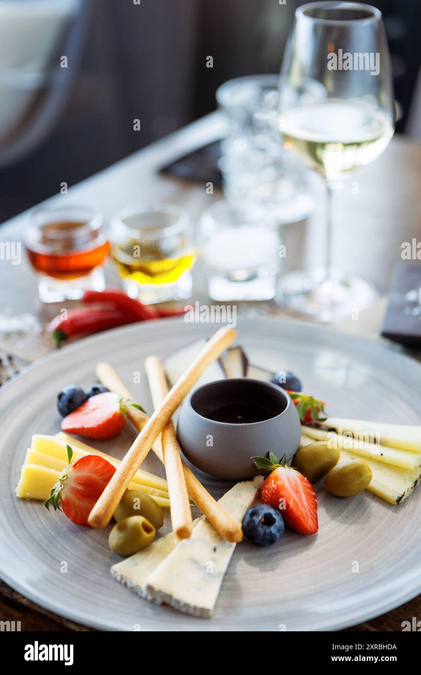 Cheese platter for two: Goat cheese cream, gorgonzola, camembert ...