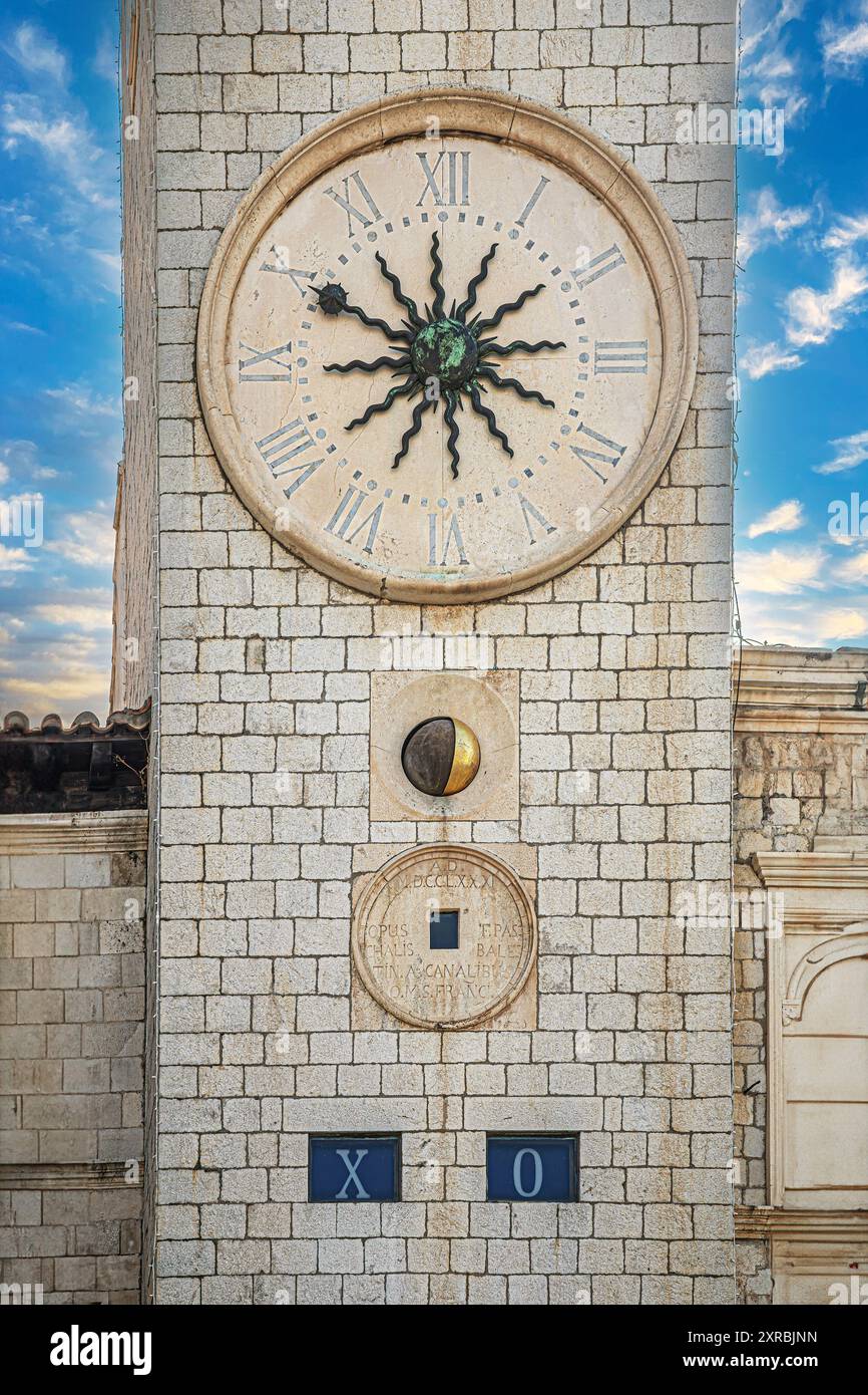 Two bronze jacquemarts hi-res stock photography and images - Alamy