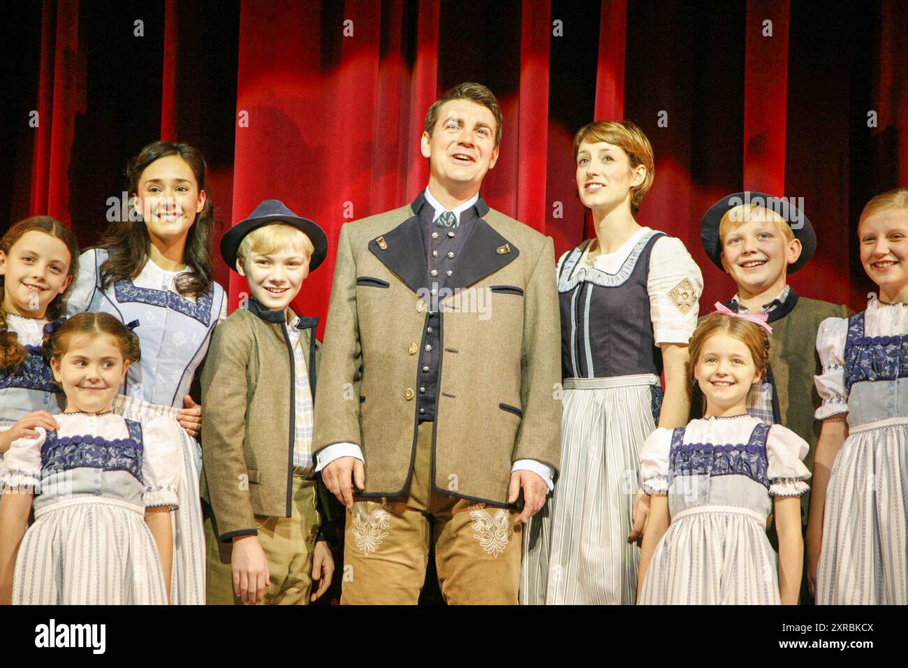 centre: Alexander Hanson (Captain Georg von Trapp), Connie Fisher ...