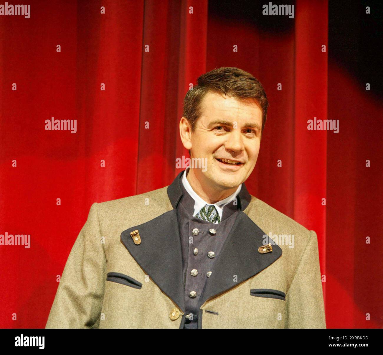 Von trapp family actors hi-res stock photography and images - Alamy