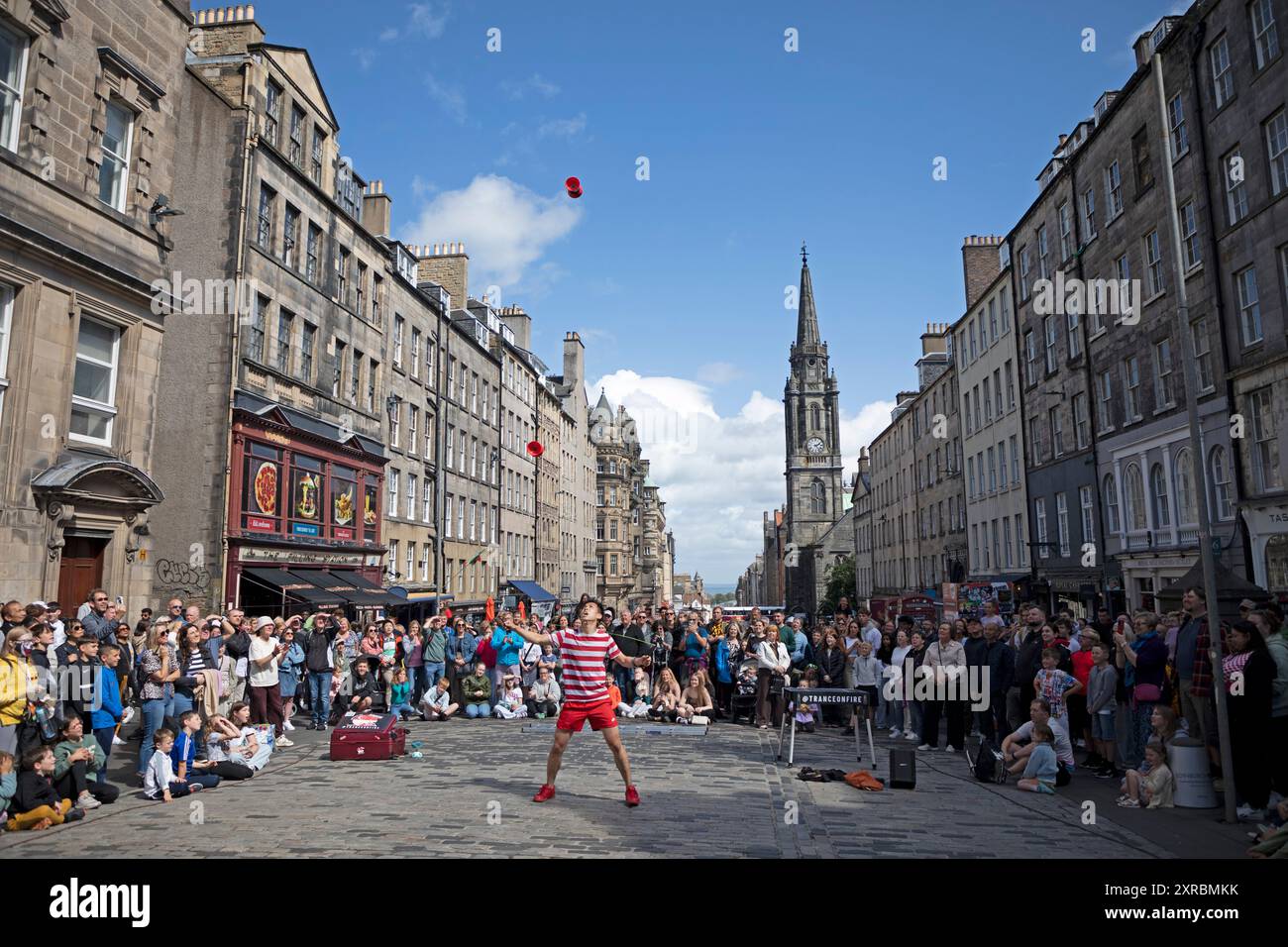 Royal Mile, Edinburgh Scotland, UK. 9 August 2024. Fiery Friday around ...