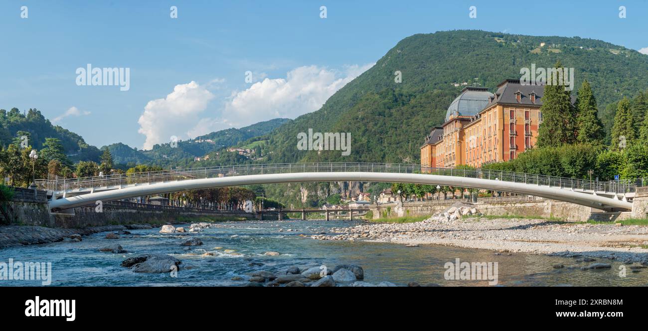 Steel bridge crossing the Brembo river in San Pellegrino Terme Stock ...
