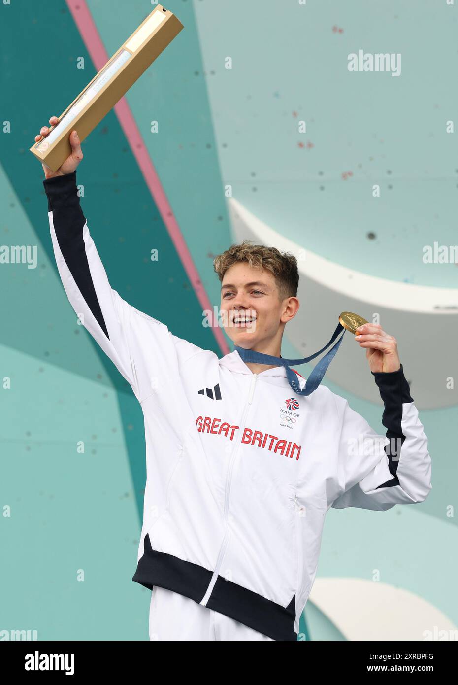 Le Bourget, France. 9th Aug, 2024. Gold medalist Toby Roberts of ...