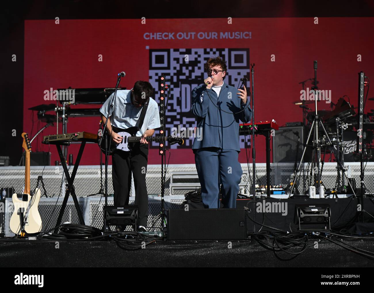 South facing concert series hi-res stock photography and images - Alamy